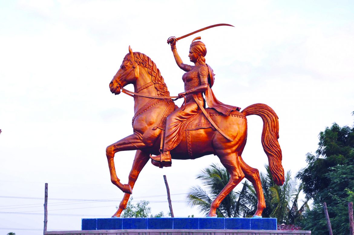 Cengawera efsanewî ku li asoyan diçiroskî: Ranî Rudrama Devî – Newaya Jin